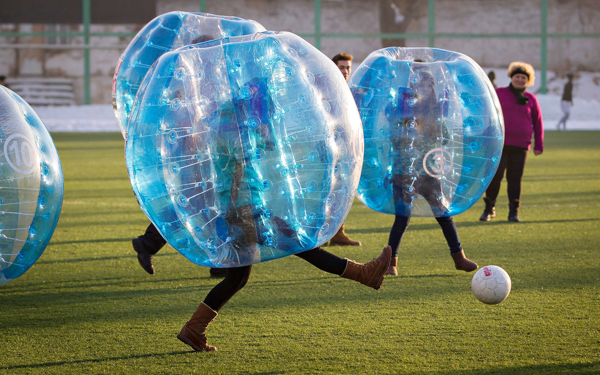 Soccer bulle - Bubble ball – Québec s'amuse!